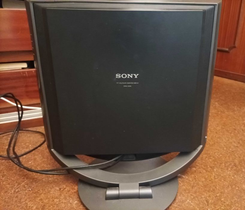 Monitor Sony SDM HX-95 19" Alvalade • OLX Portugal
