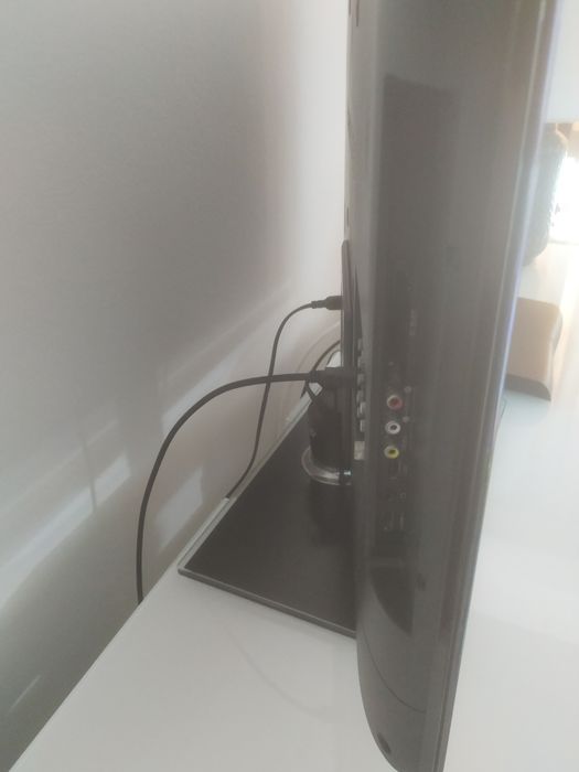 LCD TV 32" Hannspree Carcavelos E Parede • OLX Portugal