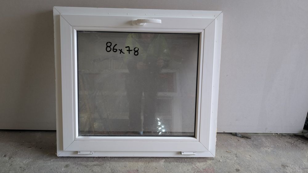 KR HAUS okno 86x78 8 sztuk białe pcv uchylne używane okna drzwi POZNAŃ Poznań Smochowice • OLX.pl