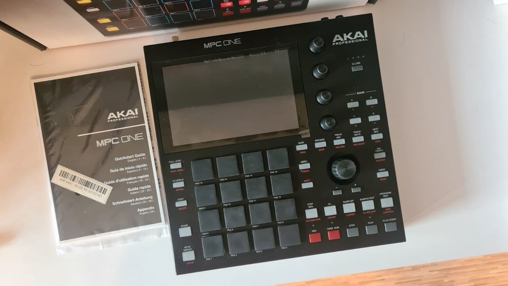 MPC ONE + karta SD + kable Białobrzegi • OLX.pl