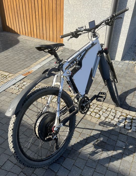 Rower elektryczny ebike Cube xms 20 cali 203mm biały full Mnich • OLX.pl