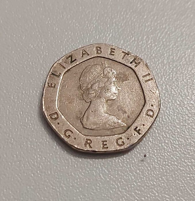 Moeda twenty pence 1982 Rainha Elizabeth II Santa Marinha E São Pedro ...