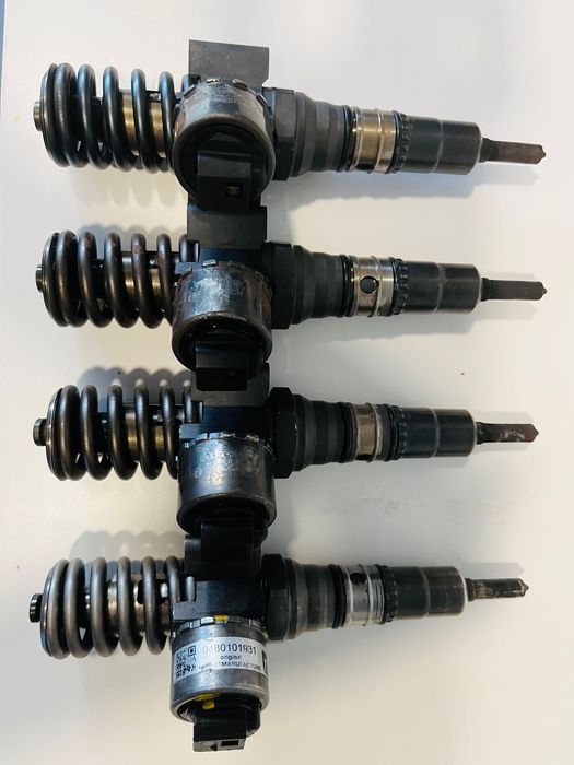 Injetores Audi a3 2.0 8p Motor BKD Lisboa • OLX Portugal