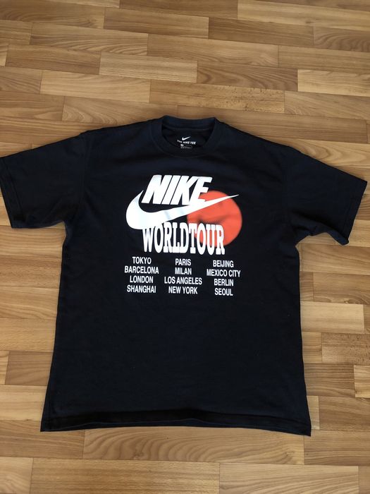 Nike world tour nsw футболка: 600 грн. - Футболки Тополя на Olx