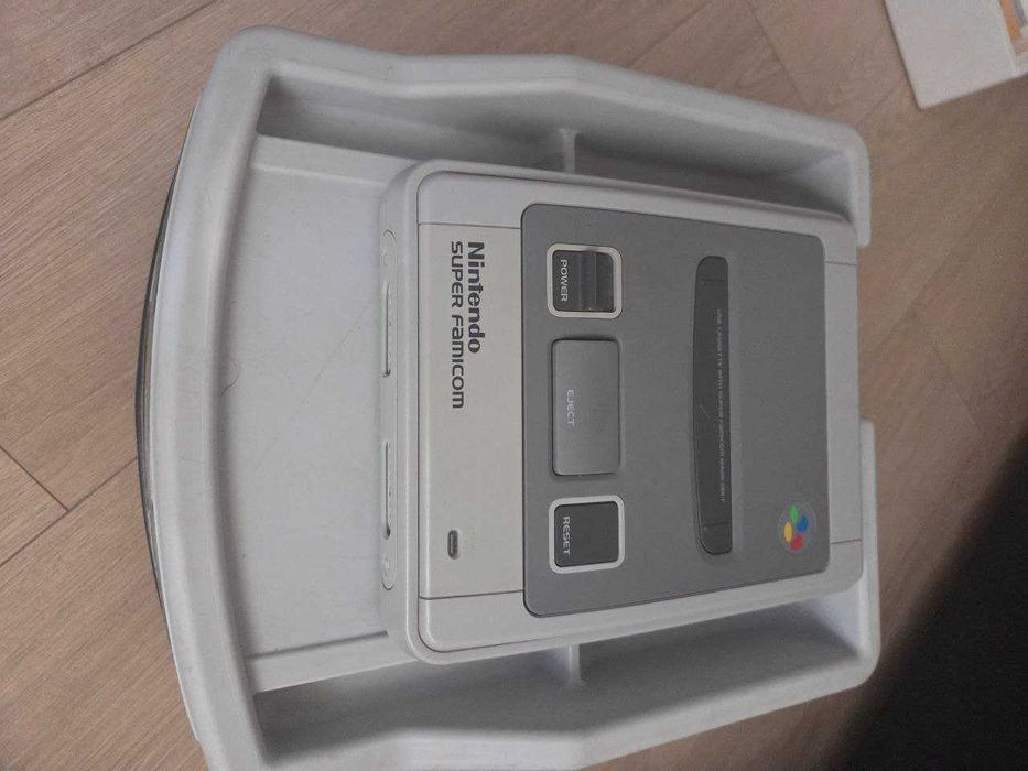 Поличка для консолі і картриджів Station Rack на Super Famicom: 1 700 ...