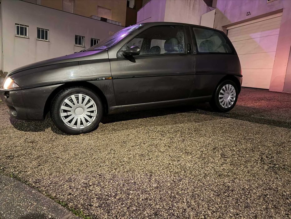 Lancia y 1.1 gasolina ano 1999 Águas Livres • OLX.pt
