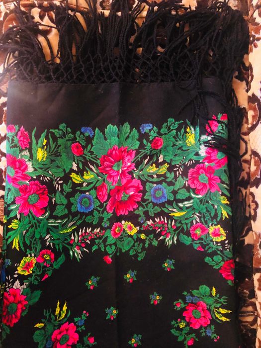 Велика Шерстяна хустина Старовинна хустина Хустка 1 000 грн Хустки