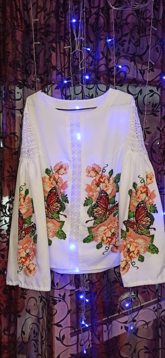 Жіноча вишиванка вишита бісером 3 500 грн Сорочки та блузки вишиванки Київ на Olx