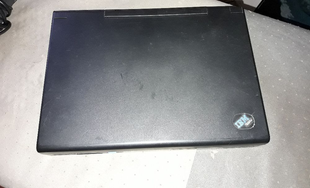 Laptop kolekcjonerski IBM ThinkPad 340 Type 2610 z 1994 IBM 486SLC2 ...