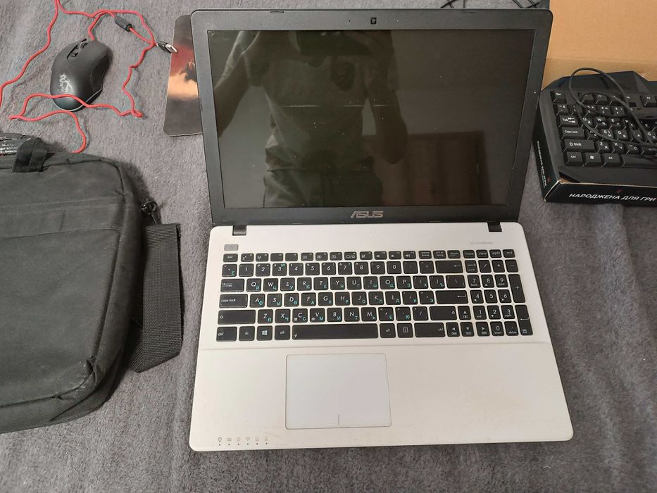 Laptop Asus X550c biały Szczebrzeszyn • OLX.pl