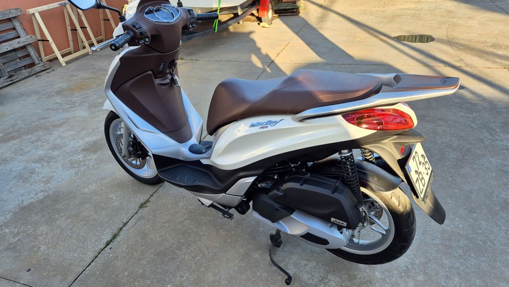 Piaggio Medley 125 ABS Carnide • OLX.pt