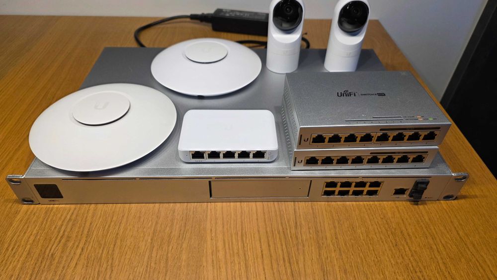 Unifi - UDM Pro, NanoHD, US-8-60W Bydgoszcz • OLX.pl