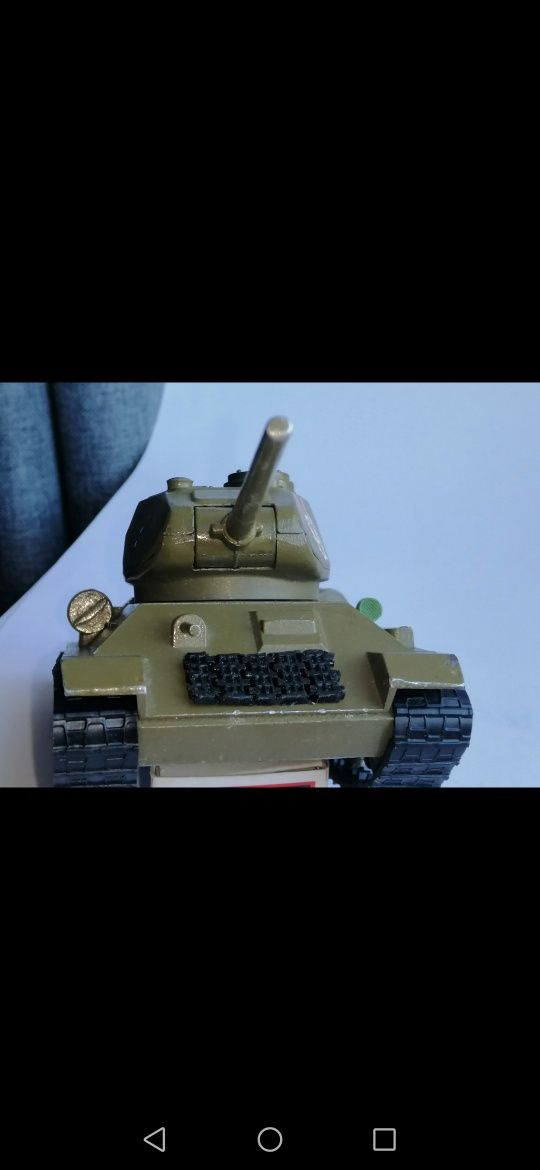 Гусениці на моделі танка Т-34,СУ-100, а також інші розміри. в масштабі ...