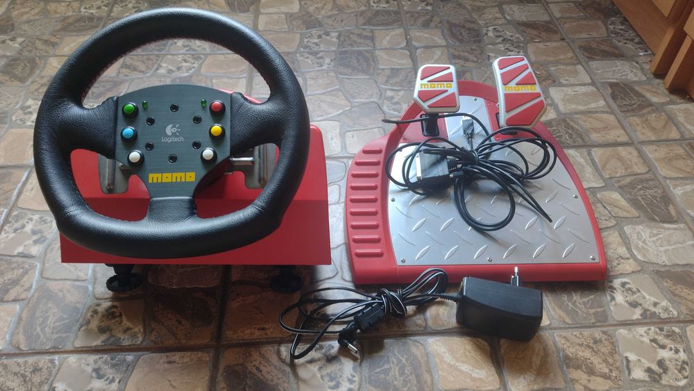 Руль, педали Logitech MOMO Force Feedback: 2 999 грн. - Периферійні ...