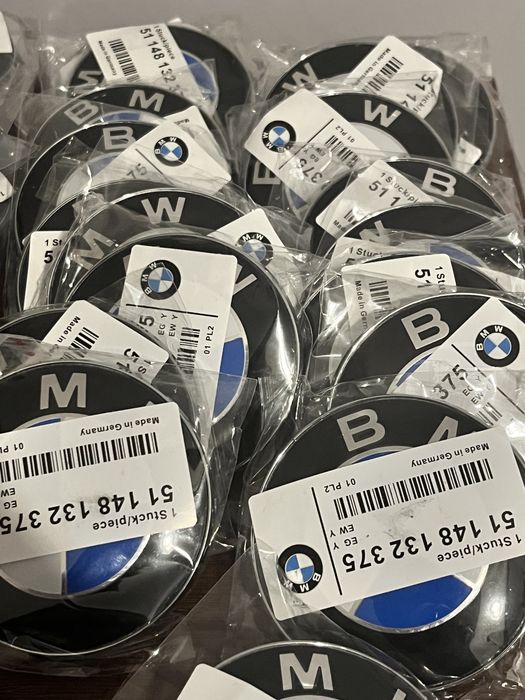 Nowy Emblemat znaczek bmw 82/74mm e36 e46 e90 e91 e92 e60 e61 e81 Kraków Mistrzejowice • OLX.pl