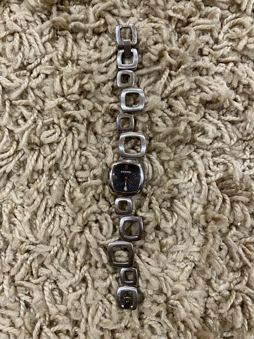 Годинник Fossil срібний жіночий 1 660 грн Наручні годинники Славута на Olx
