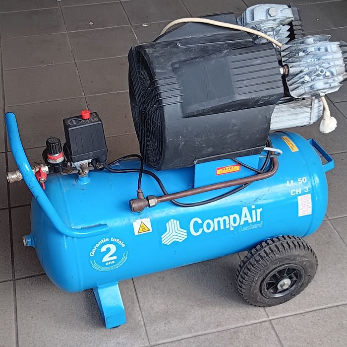 Compressor Monofásico 50 L marca CompAir Baltar • OLX.pt