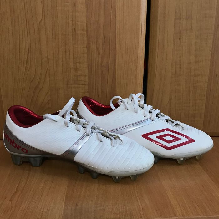 Продам бутсы Umbro: 300 грн. - Футбол Полтава на Olx