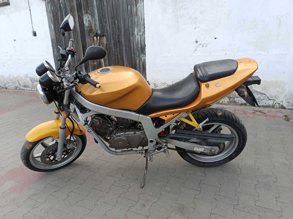 Hyosung 125, dwucylindrowy 2002r Łupiny • OLX.pl