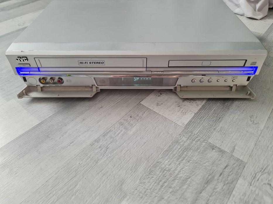 Magnetowid nagrywarka JVC HR-XV3 combo vhs dvd Kobierzyce • OLX.pl