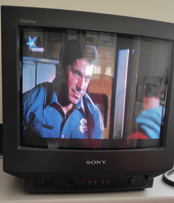 TV Sony Trinitron 37 cm Alvalade • OLX Portugal