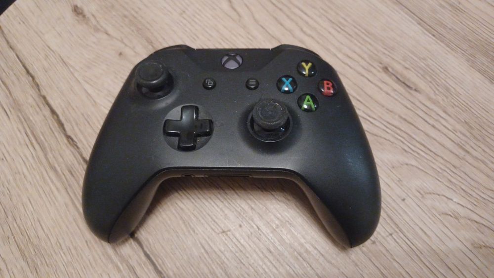 Oryginalny bezprzewodowy Pad Xbox One model 1708 Radzyń Podlaski • OLX.pl