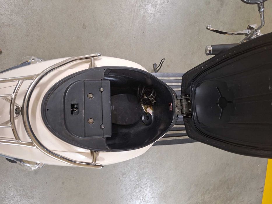 Mota ZNEN 125cc funciona diariamente Carcavelos E Parede • OLX.pt
