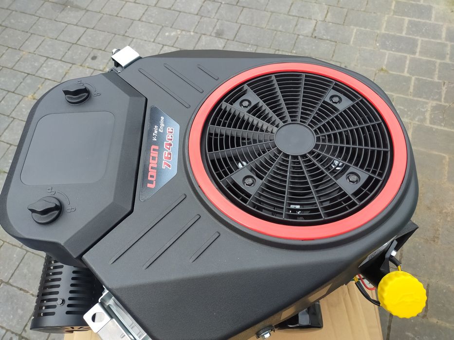 Kosiarka traktorek silnik loncin 24km 2 cylindry pompa oleju nowy Albigowa • OLX.pl