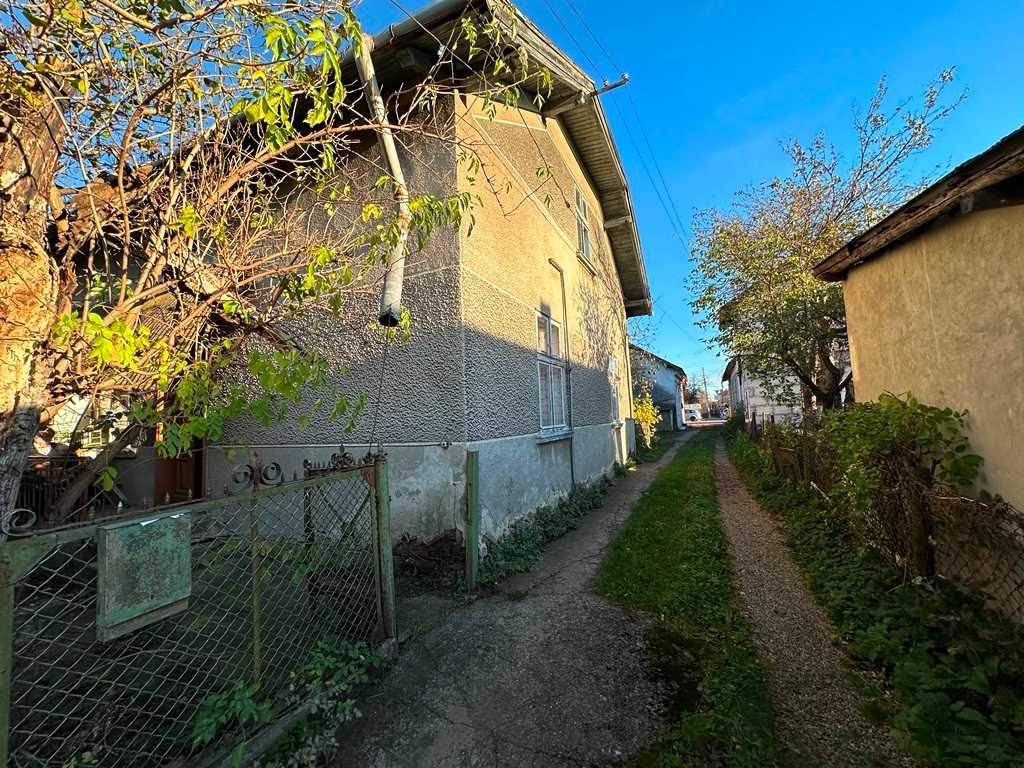 Продаж будинку у центральній частині міста 41 900 Продаж будинків