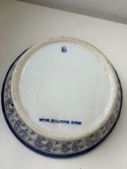 Cesta vintage chinesa em porcelana azul e branca com pegas Moscavide E ...