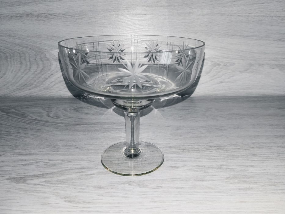 Стеклянная винтажная ваза на ножке конфетница фруктовница 320 грн Посуд кухонне приладдя