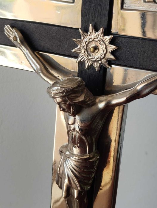 Crucifixo Art Deco de Mesa em Metal Vintage Conceição E Estoi • OLX.pt