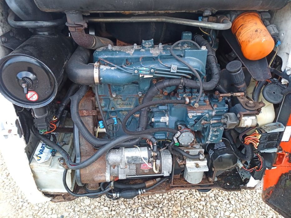 Bobcat 763 H motor kubota Vila Nova da Rainha • OLX Portugal