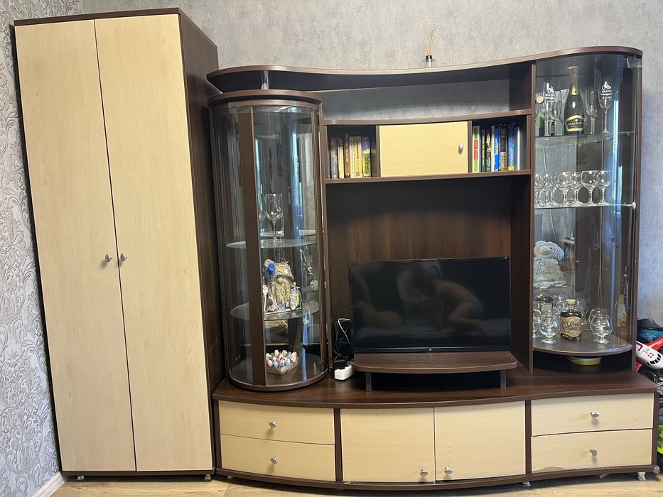 Меблева стінка у вітальню зал 1 800 грн Меблі для вітальні Київ на Olx