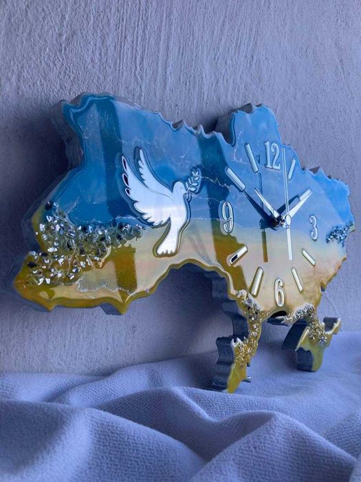 Настінний годинник мапа України 50 32 см Карта України В наявності 3 900 грн Витвори