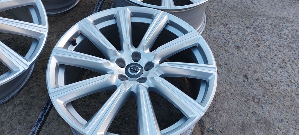 Диски Volvo R20 5x108 9J ET38,5 XC60 17-23р. XC90 15-23р. Вольво: 250 ...