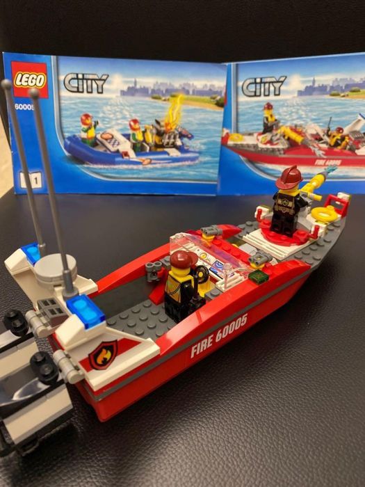 Fire boat - lego city (60005) Charneca De Caparica E Sobreda • OLX Portugal