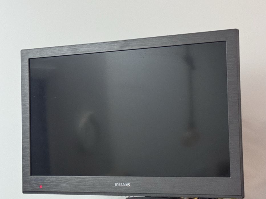 Mitsai 24” TV e suporte em excelente estado Agualva E Mira-Sintra • OLX.pt