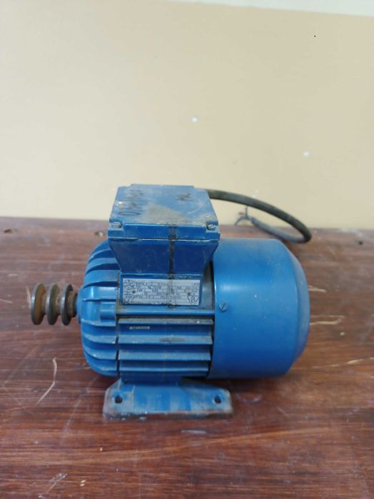 Silnik elektryczny 3-fazowy Besel SG 71-4B,220/380V,1380 obr/m,0,37 kW Głogówek • OLX.pl