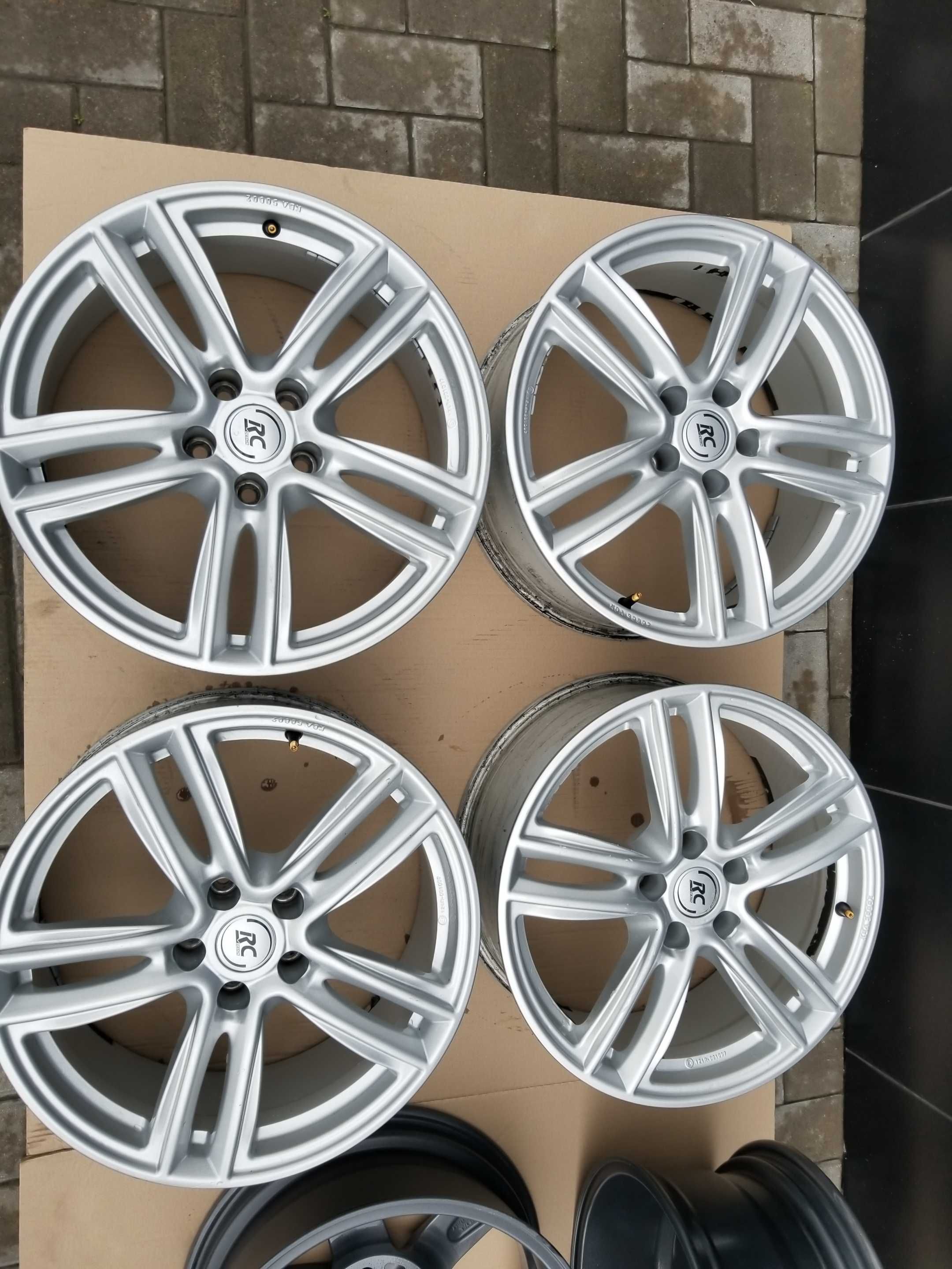 Диски на Audi 5/112 R18 8J ET25 dia 66.5mm: 3 000 грн. - Диски Сарни на Olx