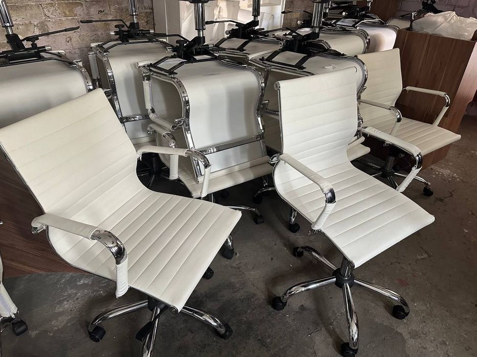 Стільці на колесах крісла офісні розкладні 800 грн Офісні меблі Київ на Olx