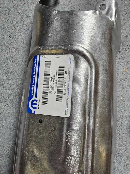 Kolektor wydechowy lewy kompletny z uszczelką Dodge Ram 1500 IV gen ...