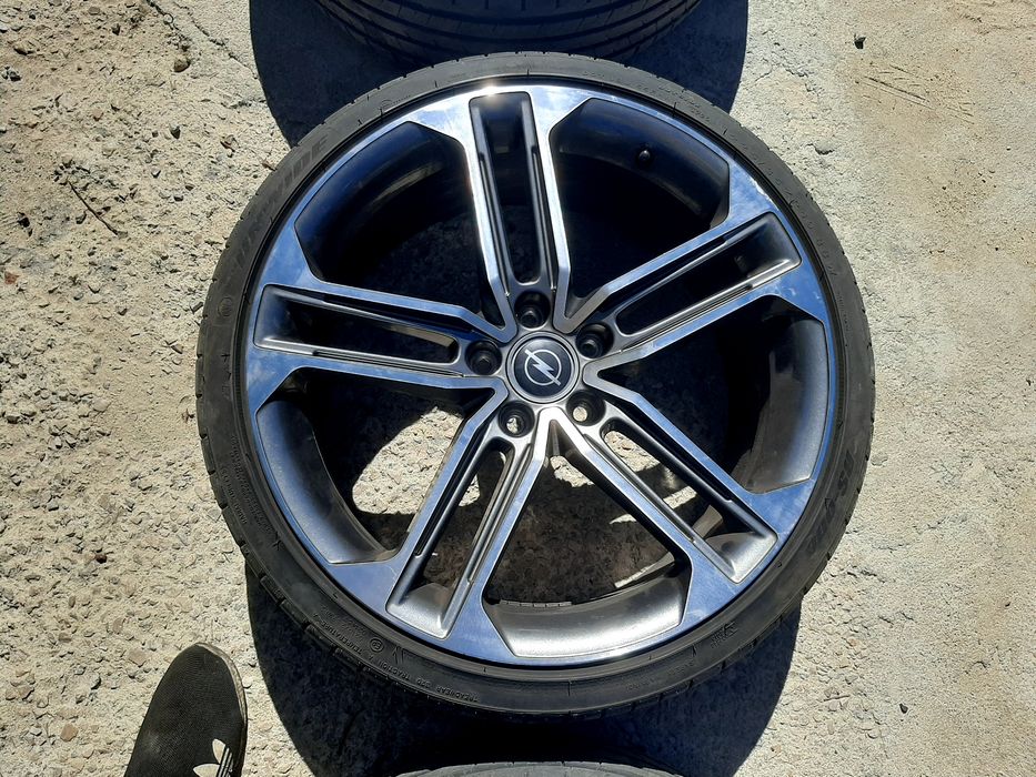 Jantes VLA 19 5x112 com pneus 225/35/19 Moita • OLX Portugal