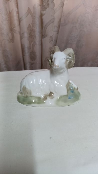 Фарфорові статуетки 390 грн Предмети мистецтва Камянець Подільський на Olx