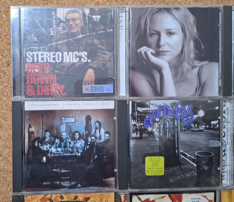 Vender vários CDs 1 Arrifana • OLX.pt