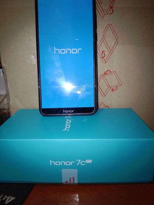 Honor 7c pro состояние хорошее все работает батарея держит хорошо: 2 ...