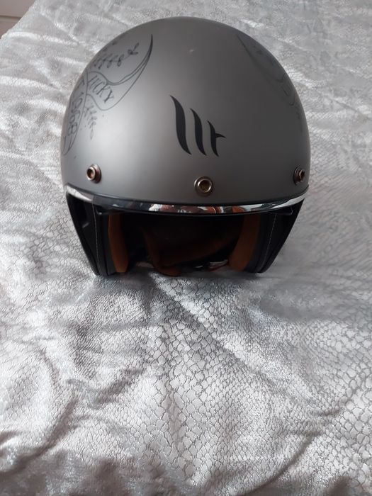 Capacete moto MT Helmets Charneca De Caparica E Sobreda • OLX.pt