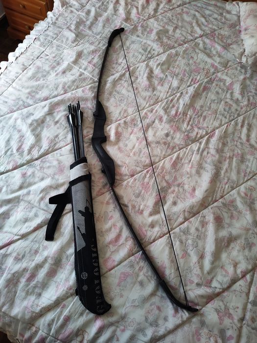 Arco recurvo com flechas Sines • OLX.pt