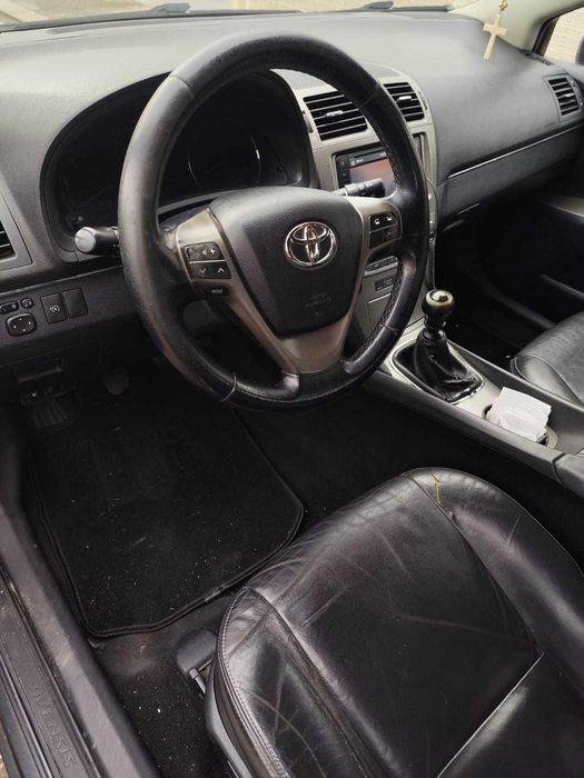 Toyota Avensis particular Custóias, Leça Do Balio E Guifões • OLX.pt
