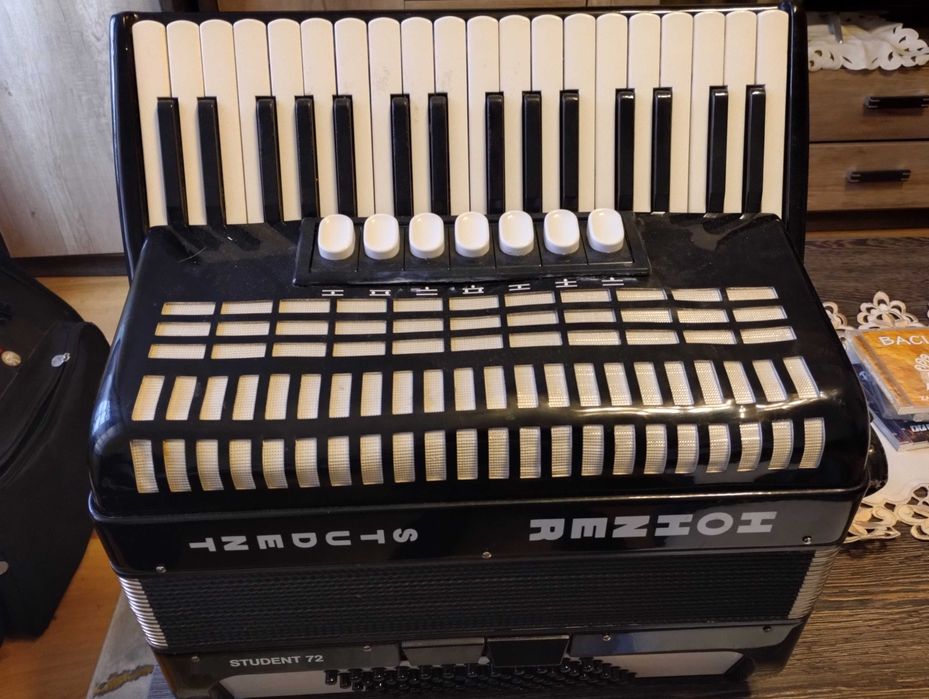 Akordeon Hohner student 72. Krosno • OLX.pl